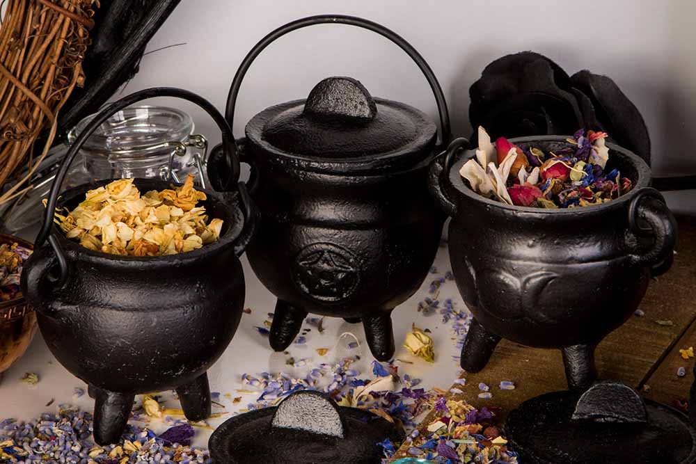 What Is A Cauldron? Witchcraft Beginner's Guide - Tragic Beautiful