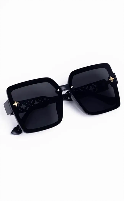 Dim The Lights Sunglasses | Summer Goth | Alt Gothic Summer Looks