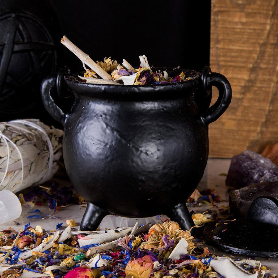 Cast Iron Cauldron with Lid